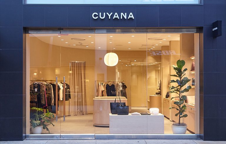 16 Retail Window Display Ideas to Drive Foot Traffic