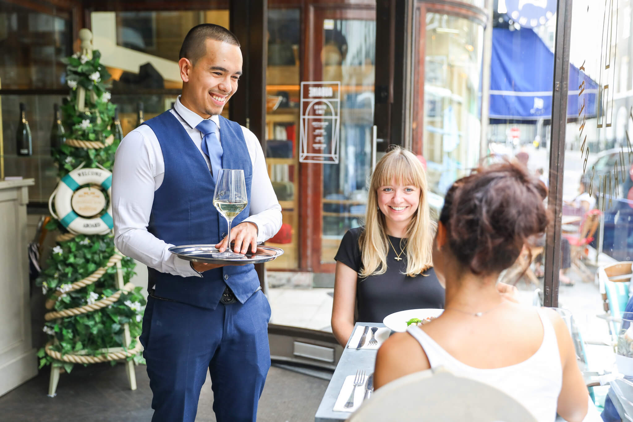 How to Delight Your Guests at Your Restaurant | Lightspeed