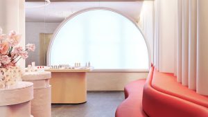 Experiential Retail Explained: 10 Examples and Insights