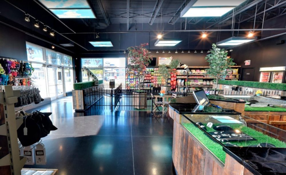 Experiential Retail Explained: 10 Examples and Insights