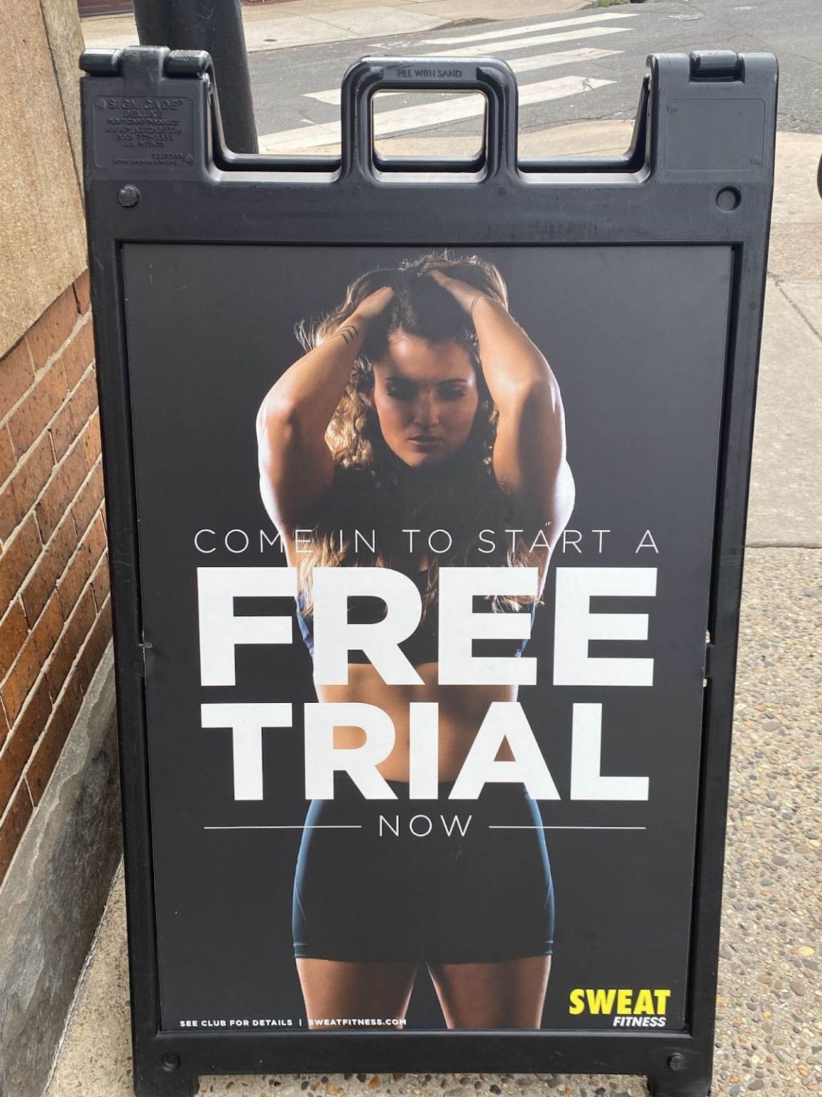 12 Best Retail Advertising Examples to Inspire Your Marketing Efforts ...